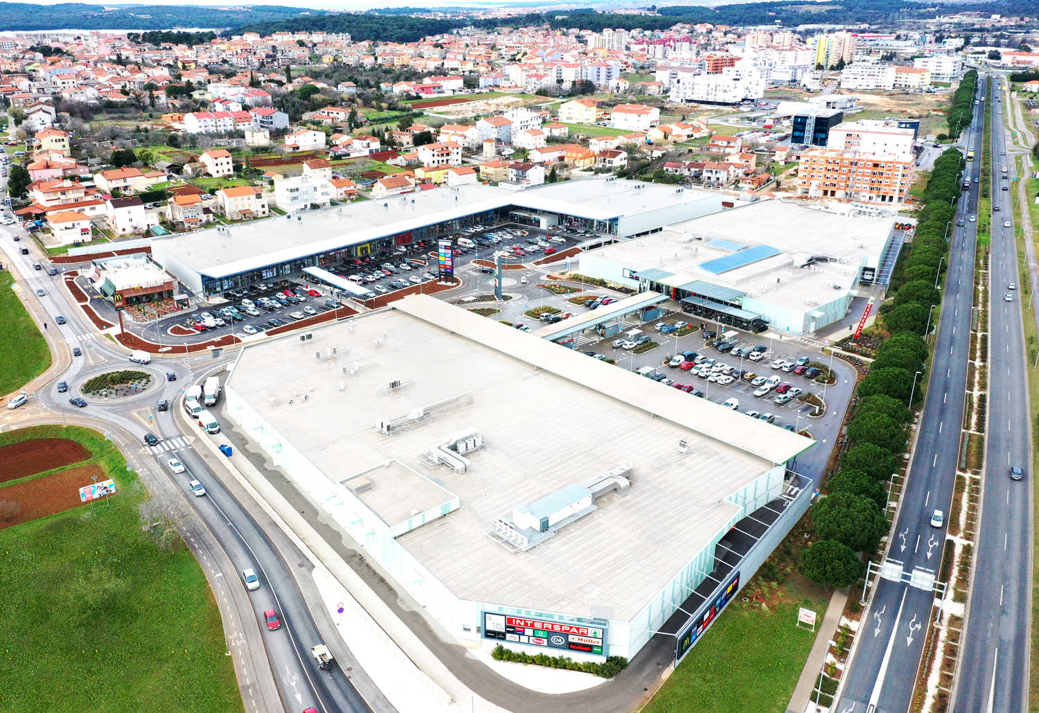 o-nama-pula-city-mall